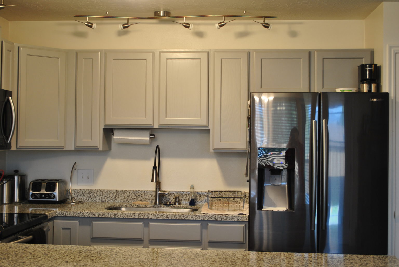 Granite Countertops Sandy | Lloyd's Remodeling & Cabinetry